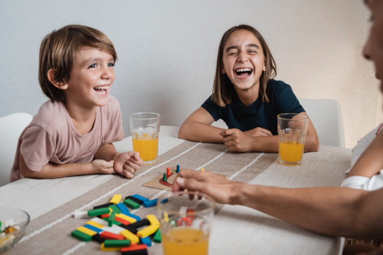 Top 10 des petits défis rigolo pour enfants à réaliser en famille